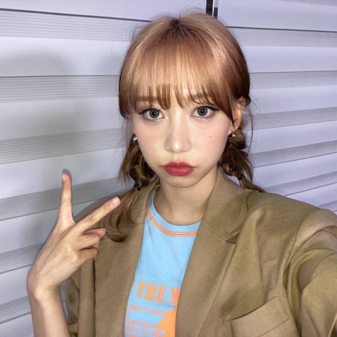 Secret Number Community Posts 오늘도 엄청 춥다🥶 따숩게 입고 행복한 토요일 보내요 락키들🤍🤍 Zuu
