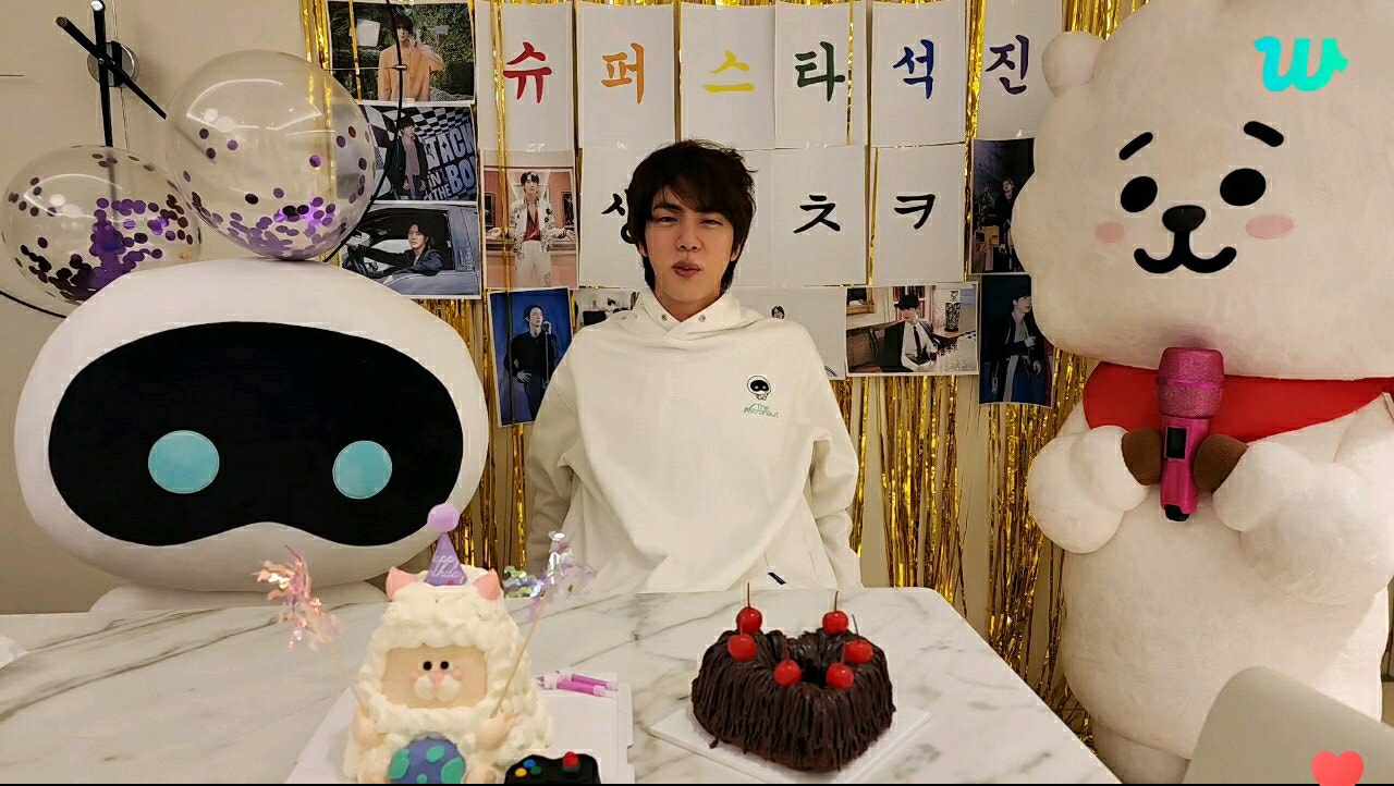 Bts Community Post 우리를 위해 행복하고 안전하세요 진형 🙏🏻 잘 먹고 잘 입어 💜 생일 축하해 진형 🎉