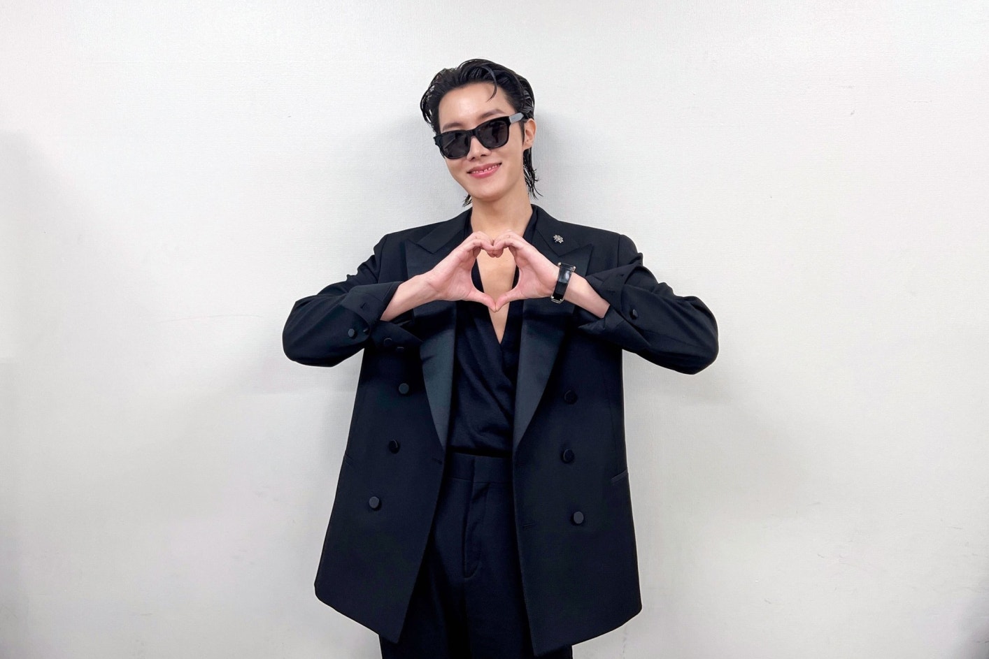 Bts Community Posts 일본에 와줘서 고마워요 처음으로 호석이를 만날 수 있었어요🥹 무대 너무너무 멋있었어요