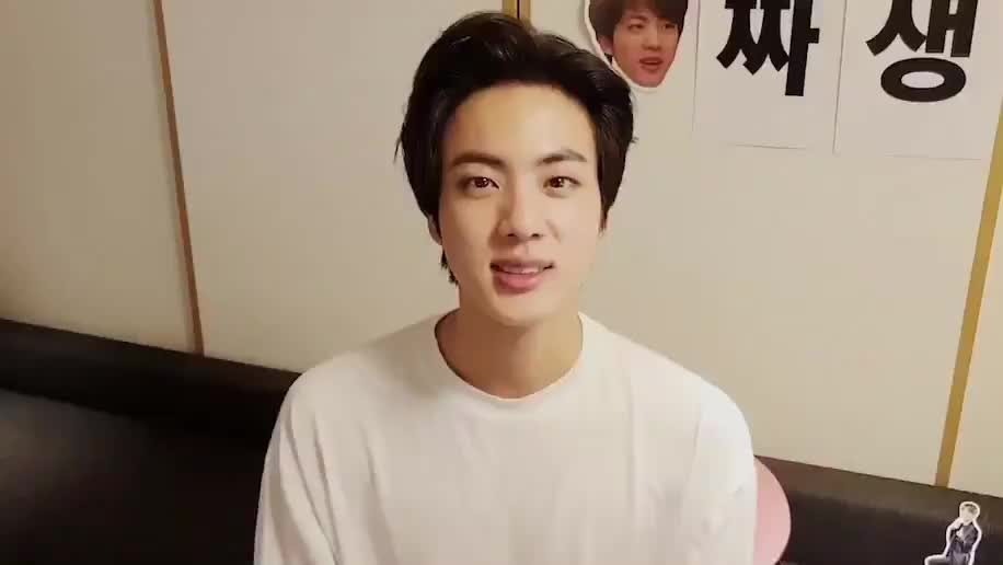 Bts Community Posts ジンくん、とうとう日が近づいてきたんだね… 事務所からの発表を読んで涙が出ちゃった🥺 だけど、その