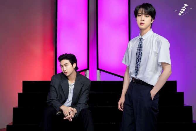 BTS Community Posts - #RM & #JIN le regalaron un álbum autografiado a pdogg quién es productor y ...