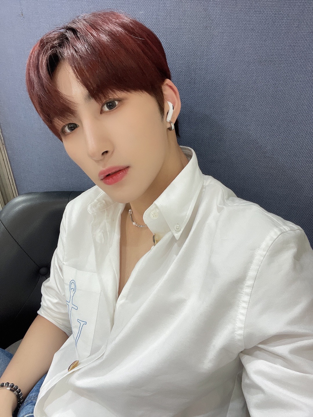 JUST B Community Posts - 잘 갔다 올게요🖤 - LIM JIMIN