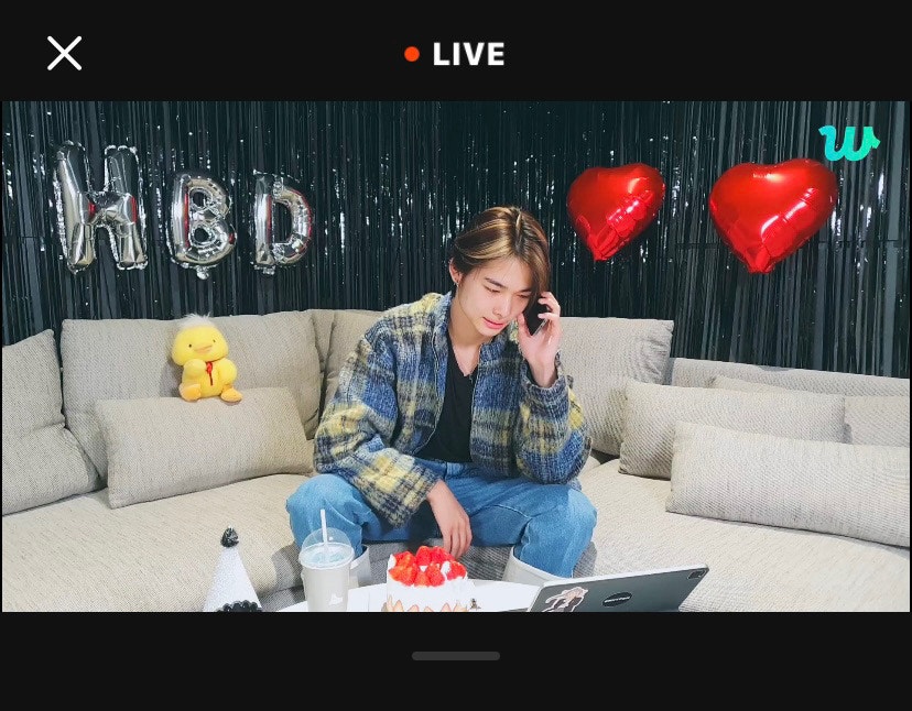 ENHYPEN Community Post - Niki’s birthday vlive 🥳🎉 Happy birthday Niki 😊 ...