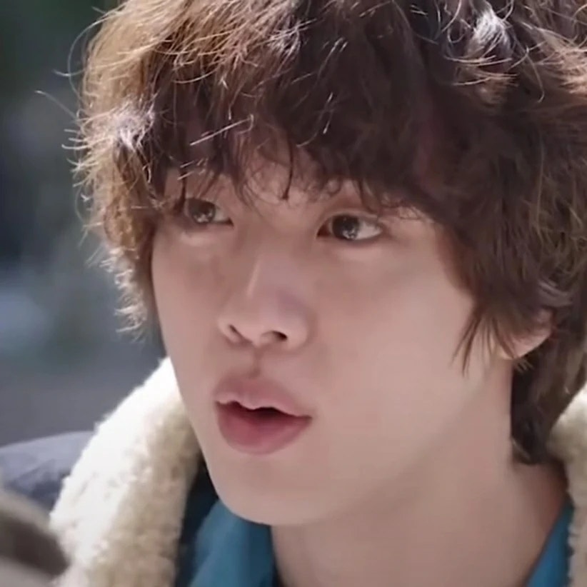 BTS Community Post - #toJin 心が重い週明けは久しぶりの様な気がするよ 遅い出勤で良かったと今日ほど思った事はないか ...