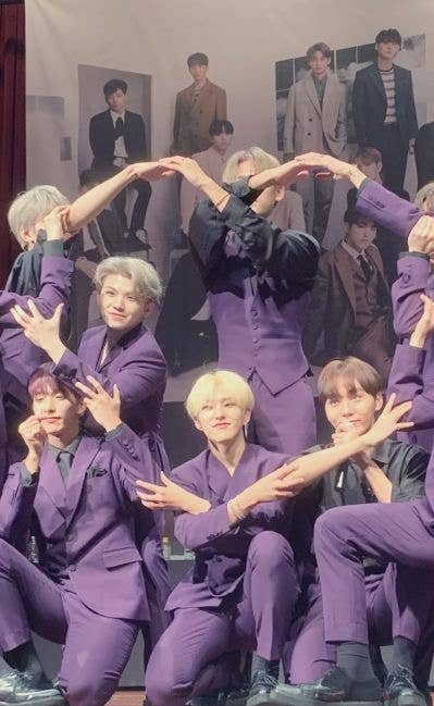 Seventeen Community Post 저 내일 시험 치는데 응원 해주세요요용 진짜 너무 떨리고 또 망칠것 같아요