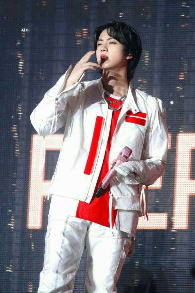 BTS Community Posts - Jinnniiiieeeee~ ಥ⁠_⁠ಥ i want nothing but you to ...