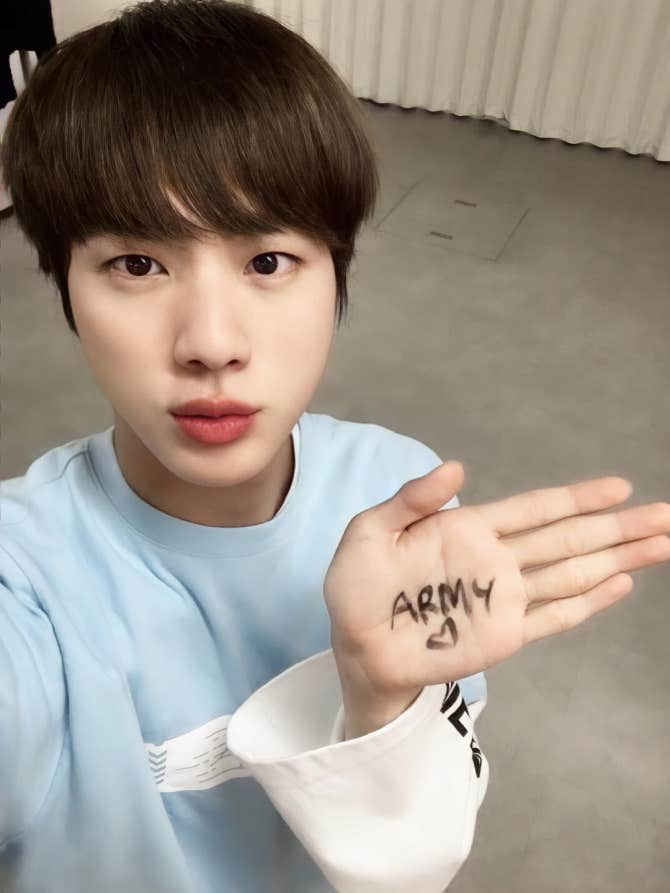 Bts Community Posts 생각만 해도 애틋하고 고맙고 사랑스러운 울 맏이 석진아💜 입덕하고 5년 넘는 시간동안 석