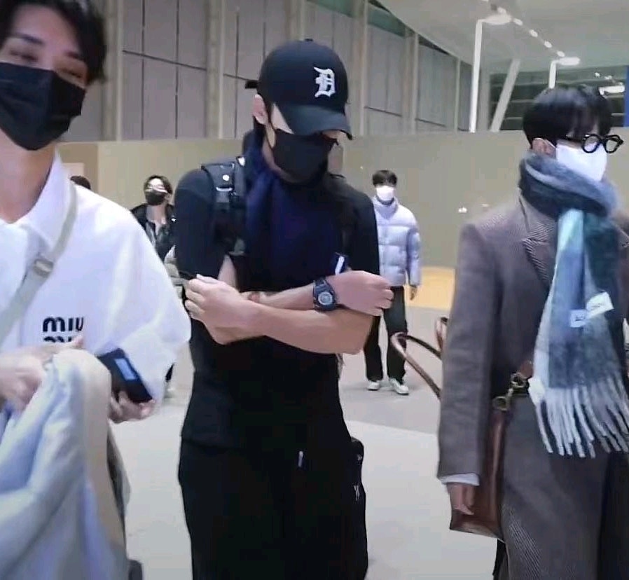 SEVENTEEN Community Post - 多穿点啊！！！都是铁人！！！