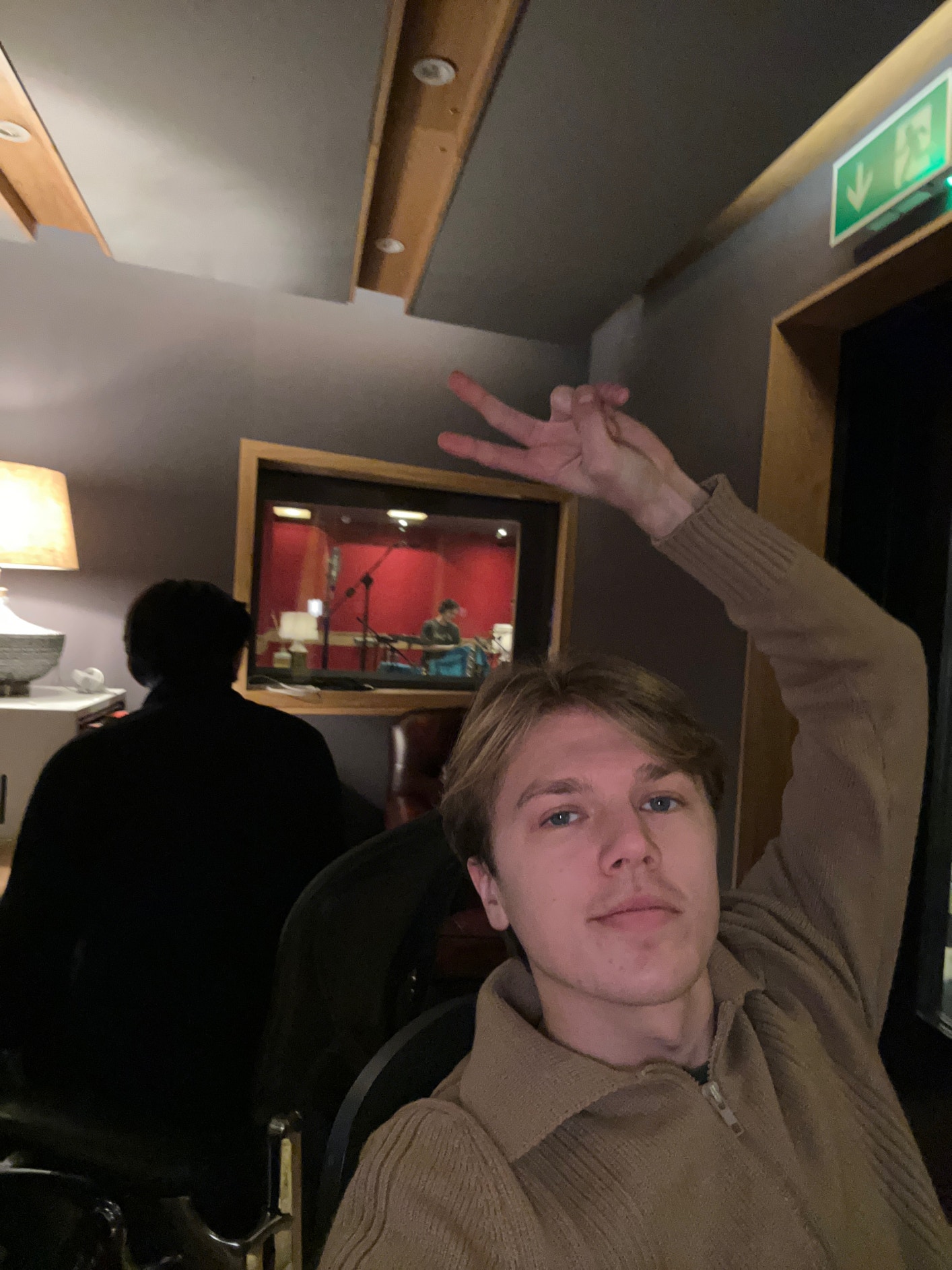 Post de la Comunidad New Hope Club - Back in the studio doing something ...