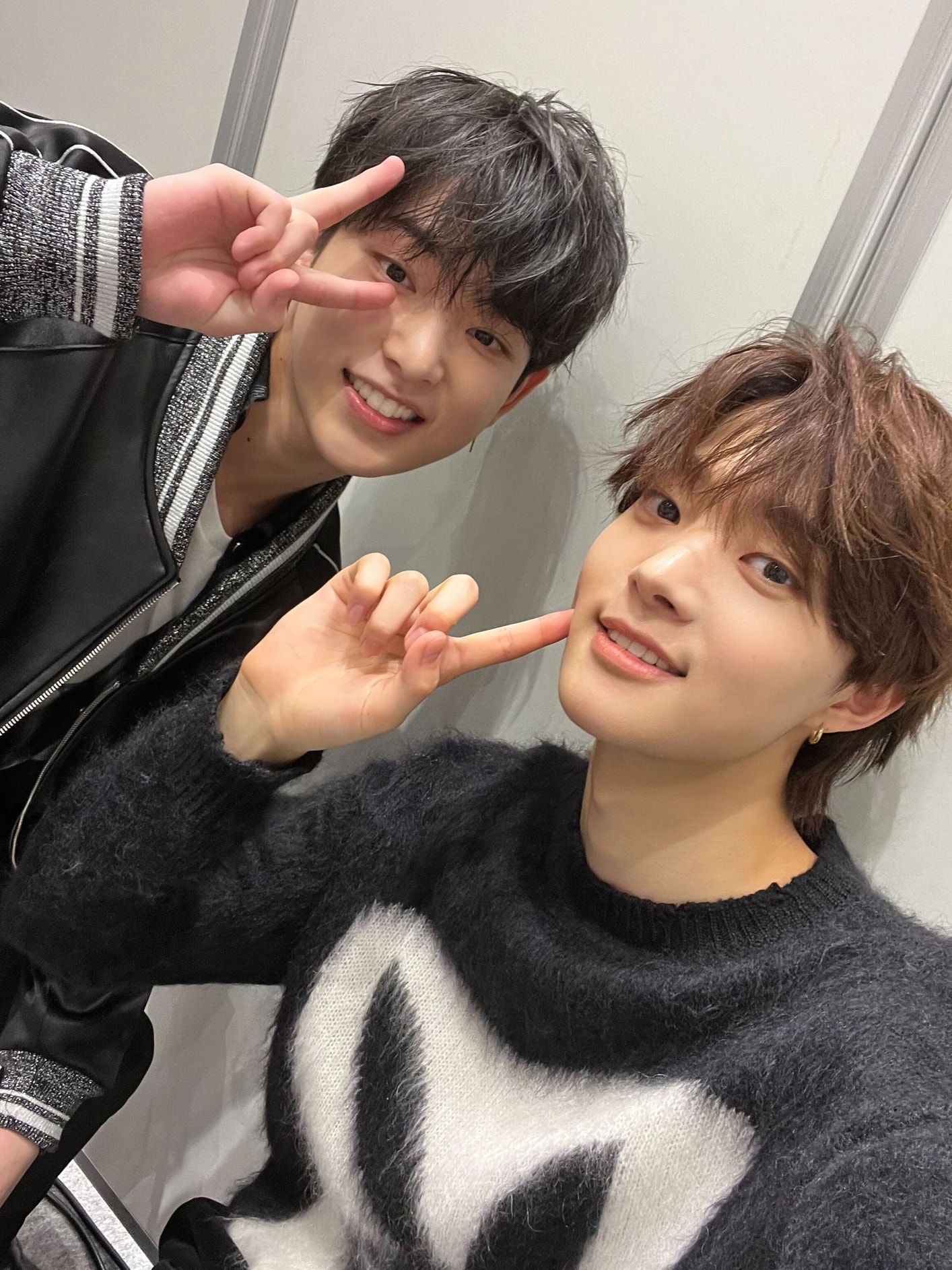 &TEAM Community Posts - at AAA (with HARUA) 😋 - EJ