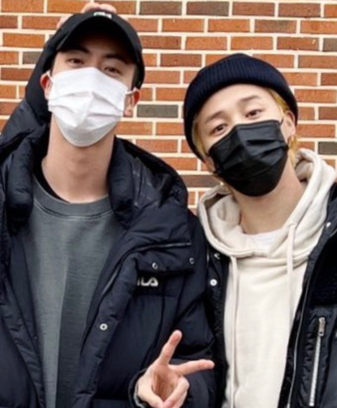 BTS Community Post - JIMINちゃん💜 元気にしてるかな😭 イメチェンの真相は・・・ 今日もJINを想ってるのかな ...