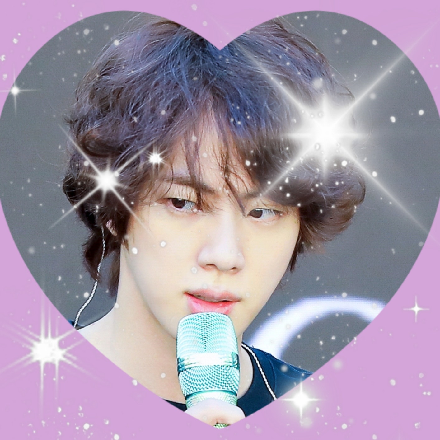 Bts Community Posts 部屋の中に 推しのポスターを貼って 推しの写真立てがいくつもある🥰 そんな 光景 1年前には想像も