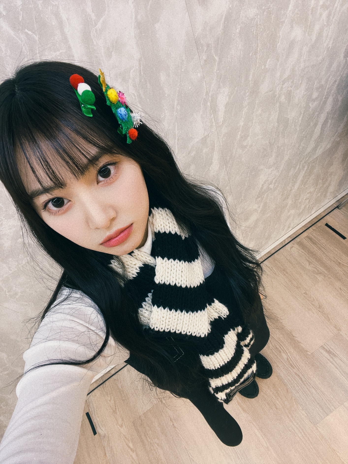 Weeekly 커뮤니티 포스트 유행 따라잡기🤓 항공샷 이 이게 맞아요 뭔가 이상한데에😥 도와줘