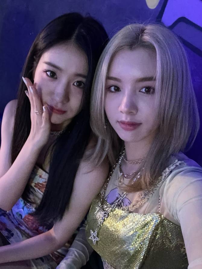 Wooah社群貼文 와우 생일축하해🎄💚 항상 함께 있기에 행복만 가득했던 것 같아요 언제나 우아에게 큰 힘을 주고 웃음을 가득