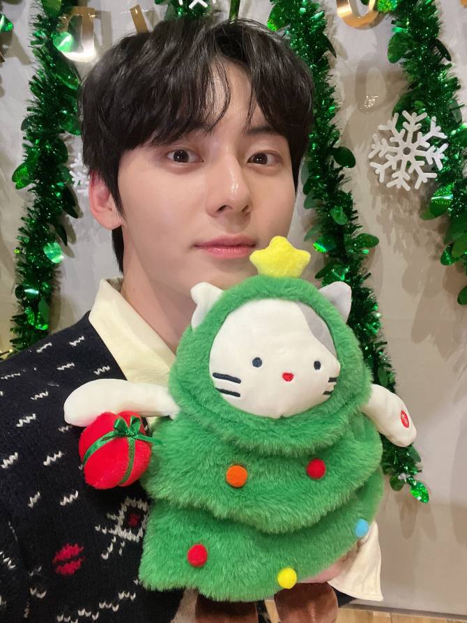 Hwang Min Hyun Community Post ํฉ๋๋ค๐งก ์ค๋ ์ฆ๊ฑฐ์ ์ด์๐คญ ํํผ๋ ๊ฐ๋ณด์๊ณ ๐๐ป Hwangminhyun