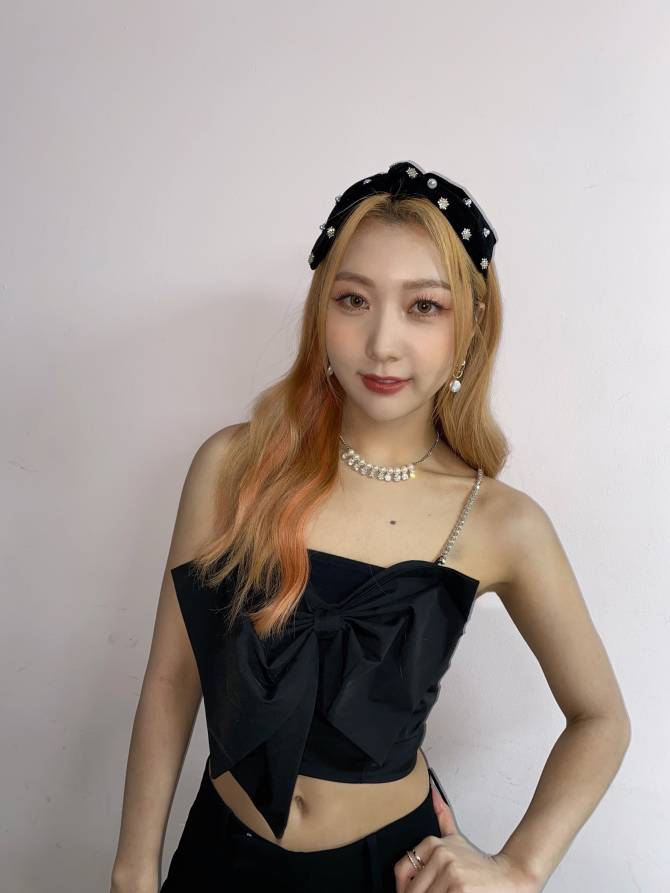 Secret Number Community Posts 주간아 본방사수해야지이이이~~ 🤍 사진은 짱 콘서트 ☺️☺️☺️