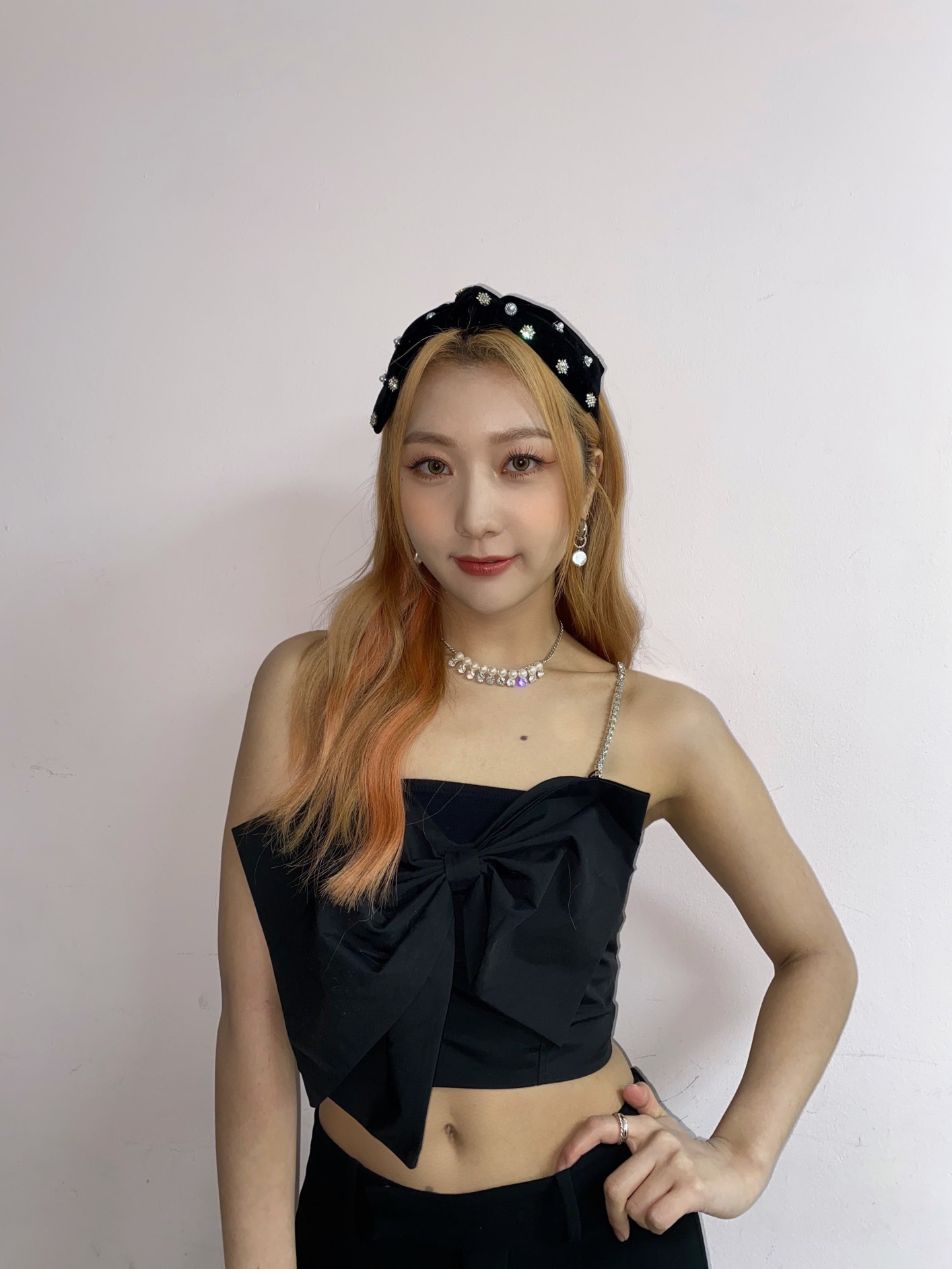 Secret Number Community Posts 주간아 본방사수해야지이이이~~ 🤍 사진은 짱 콘서트 ☺️☺️☺️