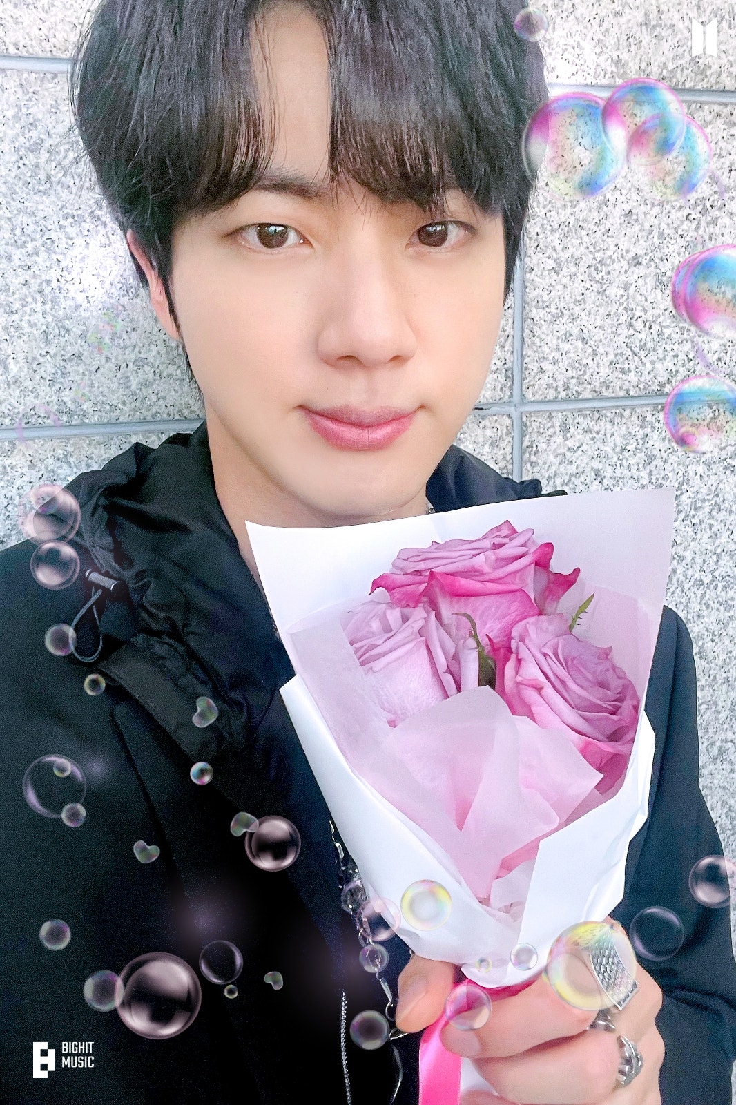 Bts Community Posts ジンくん 今日もお疲れ様でした 今ね とっても綺麗な月が見えるよ ジンくんも見てるといいな 夜空の