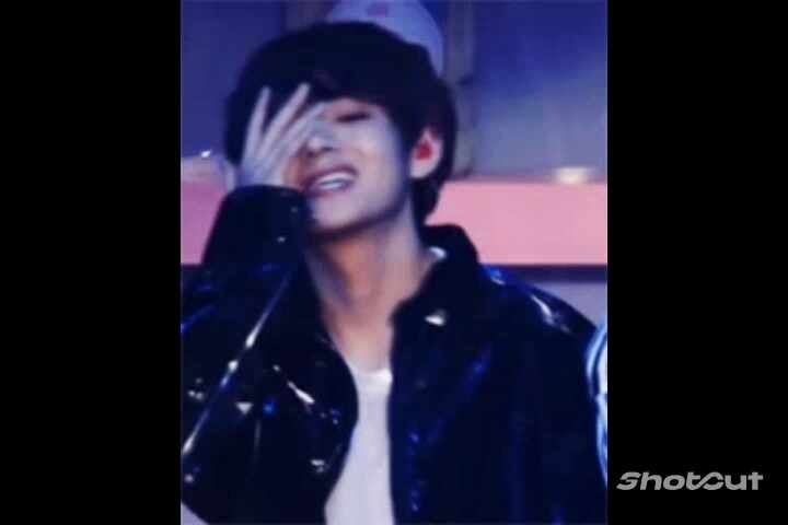 BTS Community Posts - This video for V 🎂💜🙂