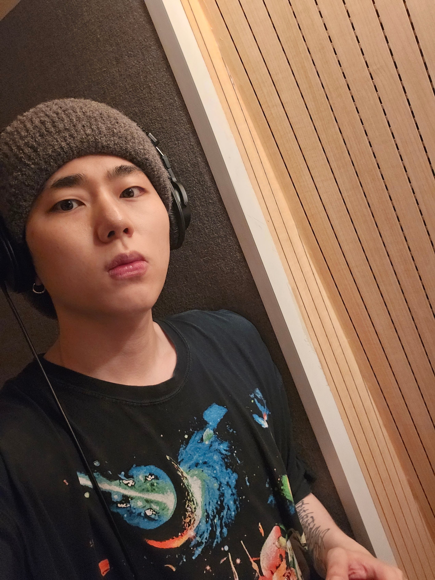 ZICO Community Posts - 이래저래 계속 바쁘게 살고 있어...😅😅 - ZICO