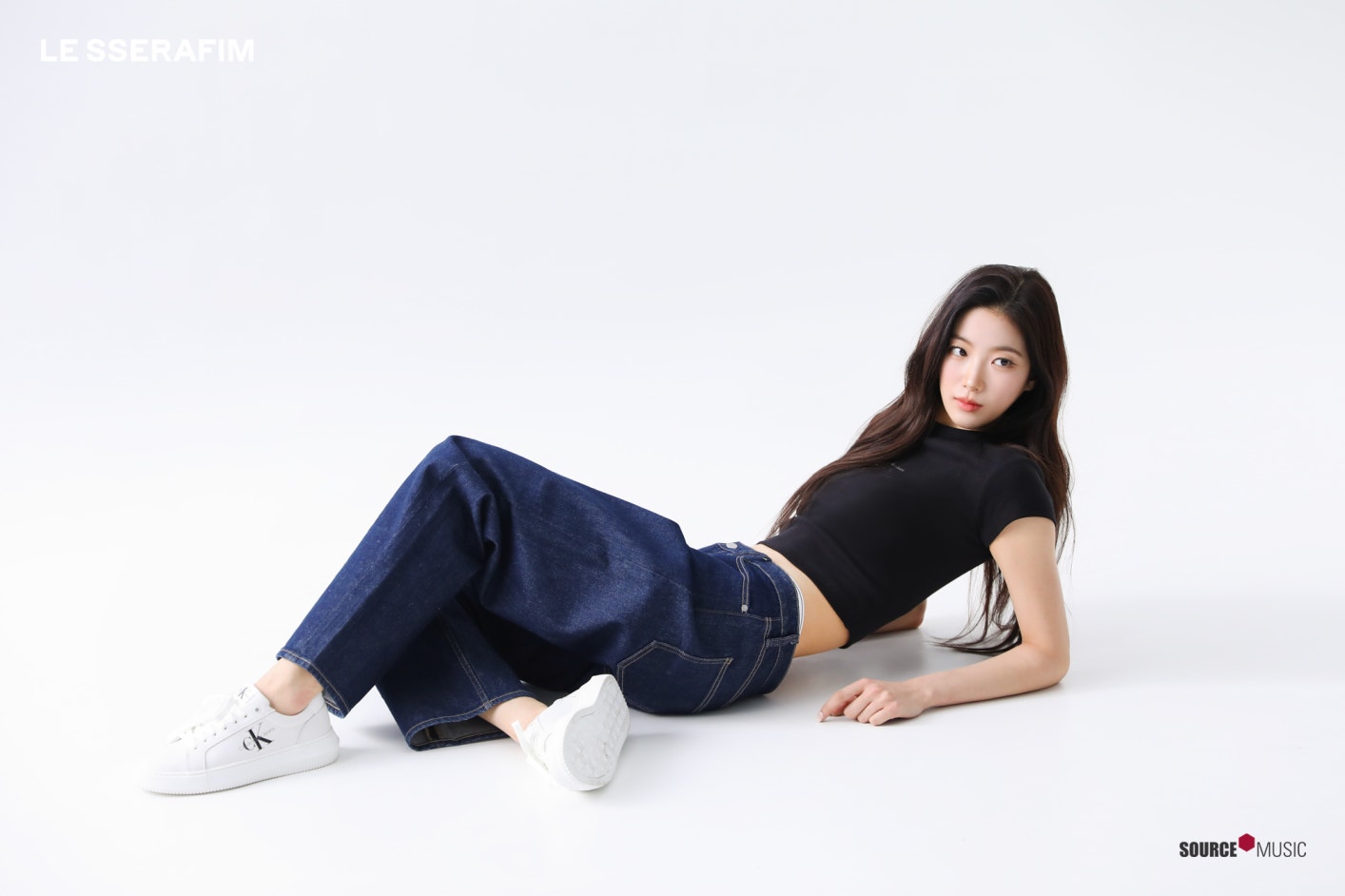 Weverse LE SSERAFIM Image - KAZUHA ‘Calvin Klein Footwear’ Ads Photo Sketch