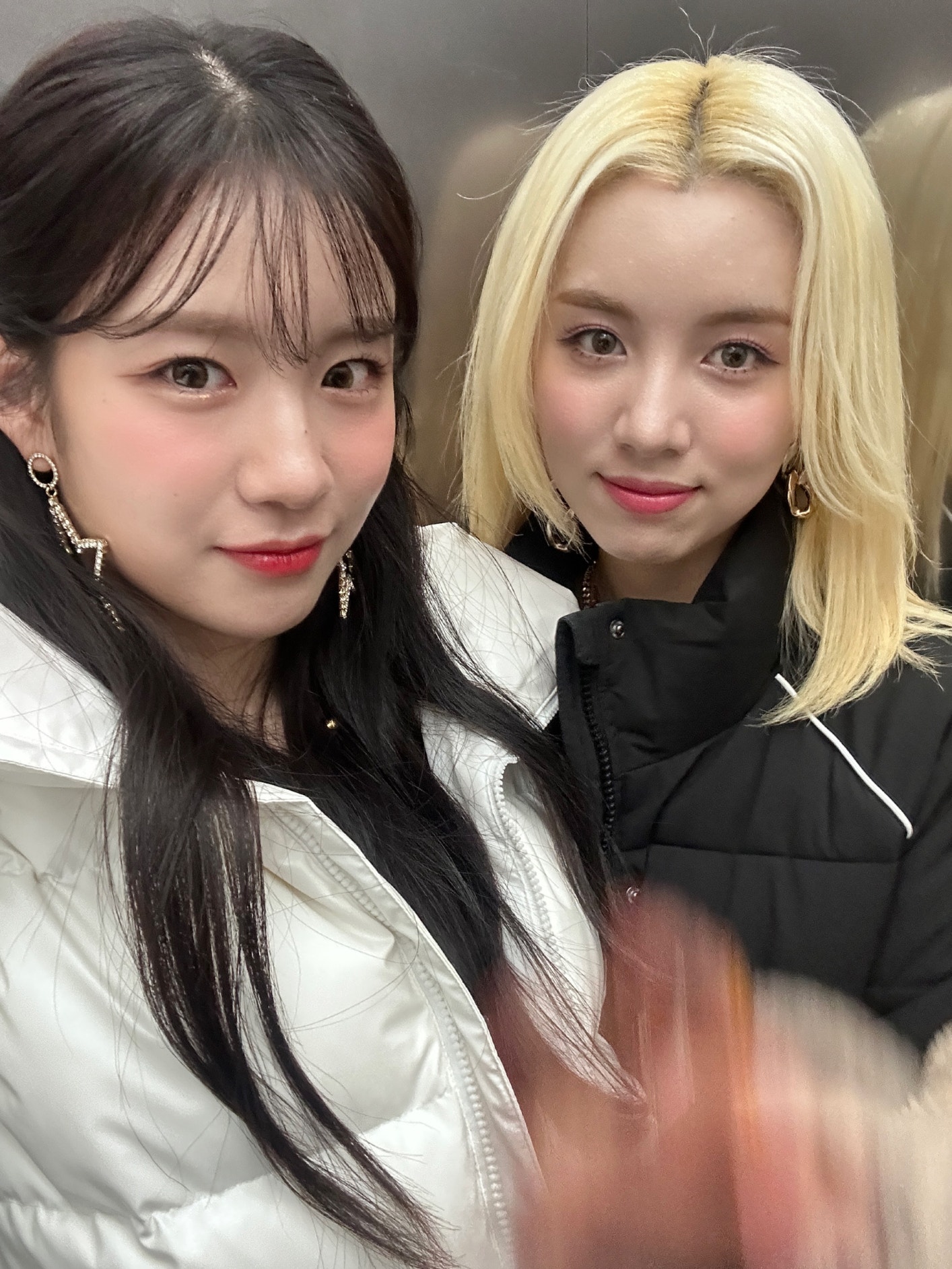 Wooah Community Posts 울 당근이 생일🎂 ️ 사랑둥 다으나 생일 진심으로 축하해💝 늘 곁에 있어줘서 고마워