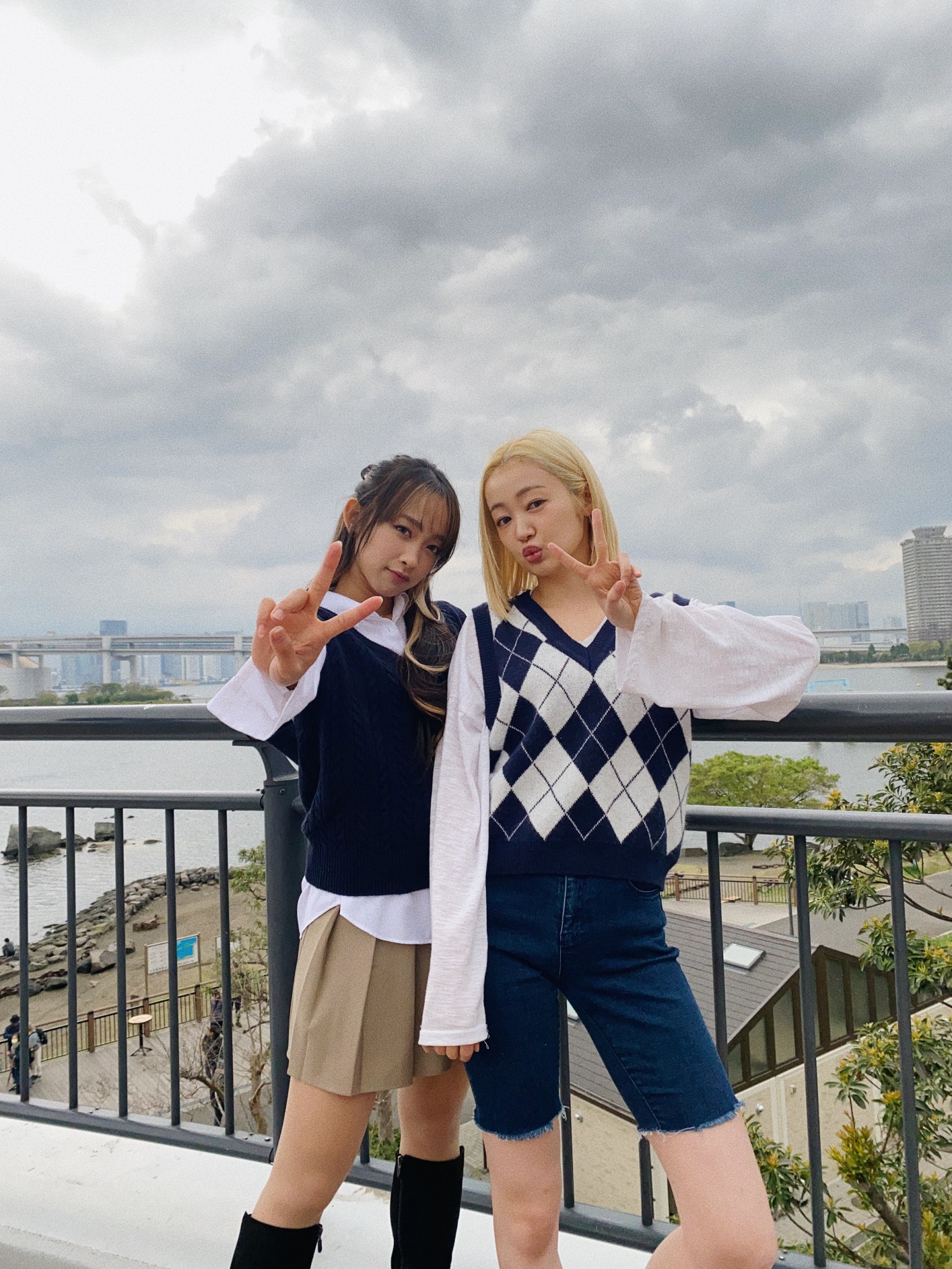 Secret Number 커뮤니티 포스트 맞추자고 안했는데 🤣🤣🤣 언니라인 커플룩💙🤍 디타
