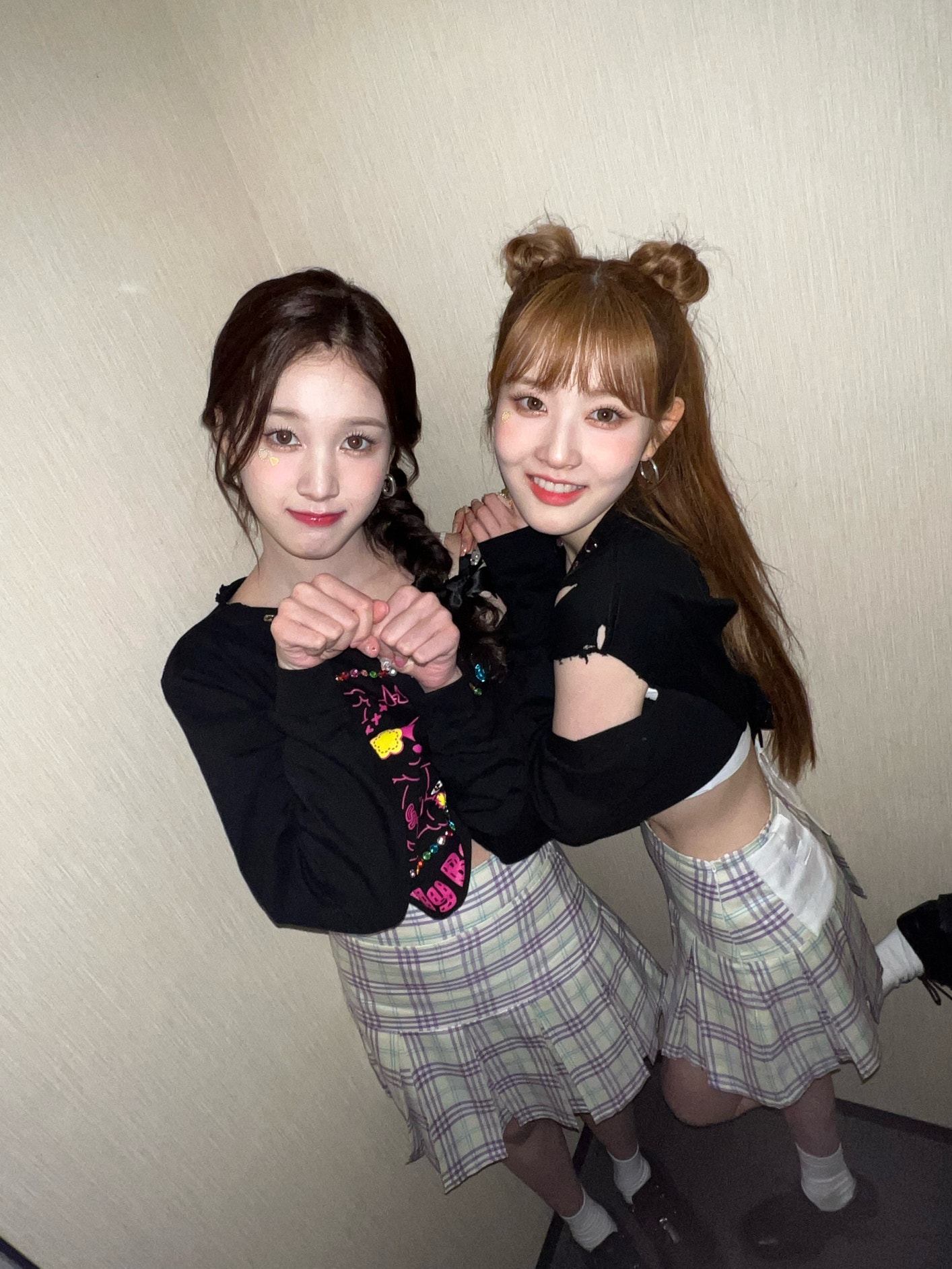 Stayc 커뮤니티 포스트 멍멍즈로 돌아온 월요정 등등장🧚🏻‍♀️🧚🏻‍♀️ 오늘은 도쿄 쇼케이스 하는 날 꺅