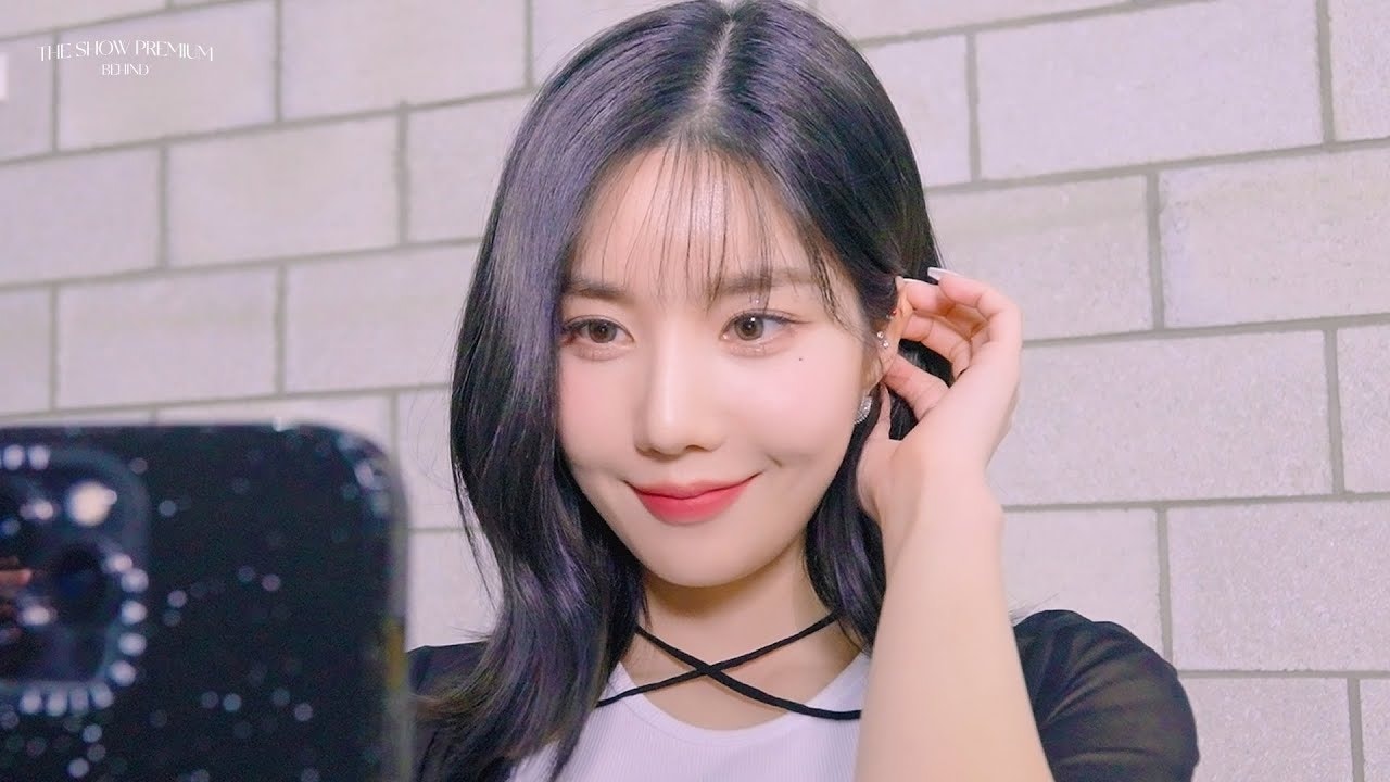 Multimedia de KWON EUN BI de Weverse - [Behind] THE SHOW Premium
