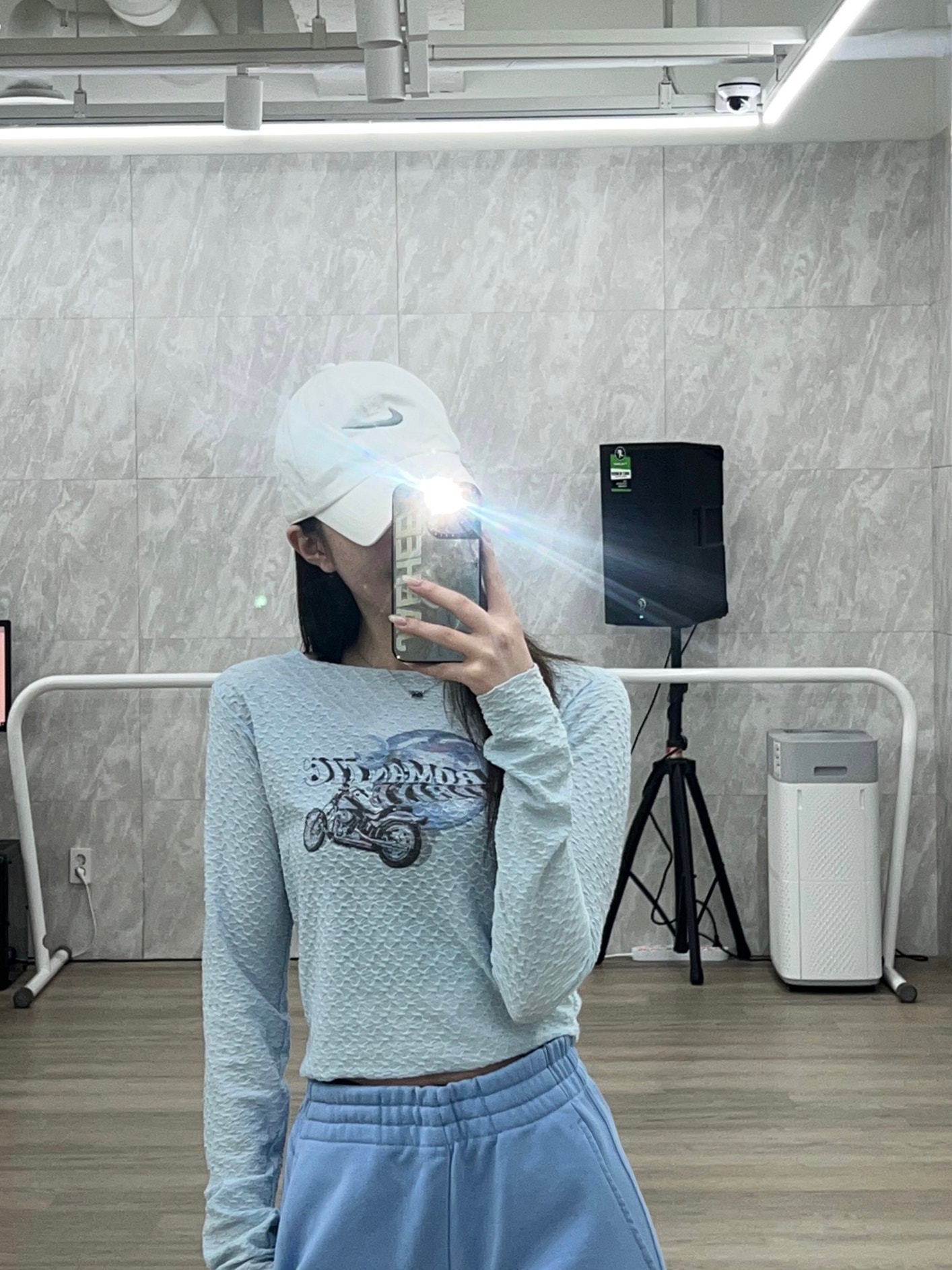 Weeeklyコミュニティの投稿 데일리의 오늘 하루는 어땠나요 🤖💙 정말 정말 많이 보고 싶어요 오늘도 연습을 정말 열심히