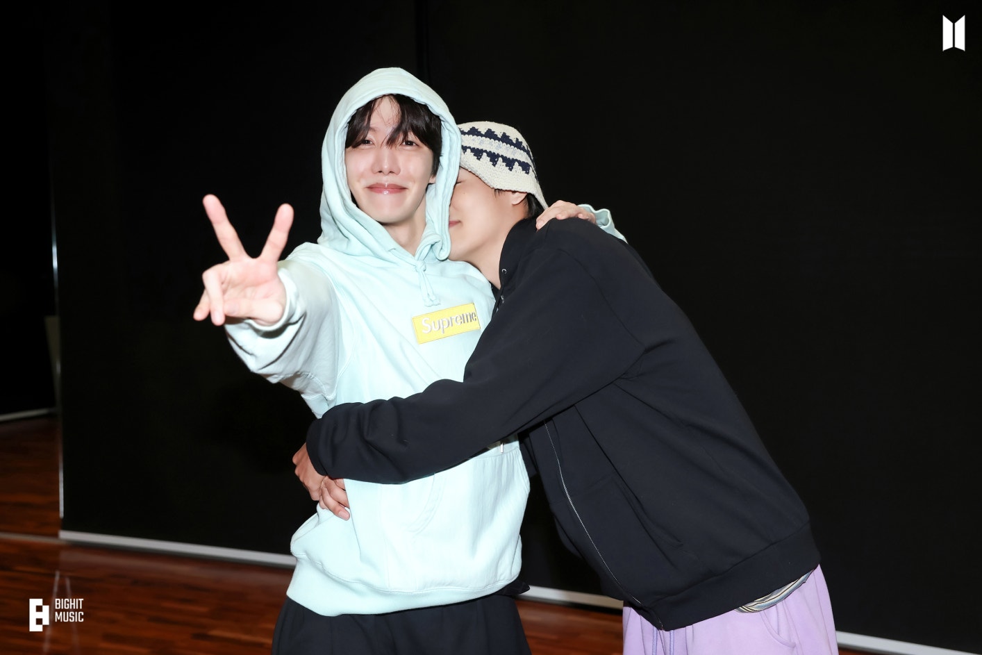 BTS Community Post - I smell goodbye. You should take advantage of ...