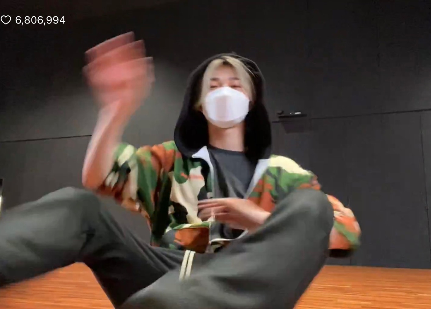 ENHYPEN Community Posts - ニキ〜〜！🖤🩶🤍 体調があまり良くないなか会いに来てくれてありがとう🫶🏻💓 ニキが楽しそう ...