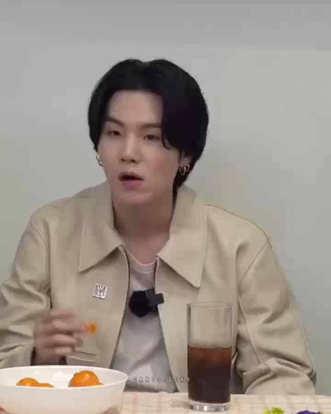 Bts Community Posts 누군가 그의 귤을 훔쳤다 🥺