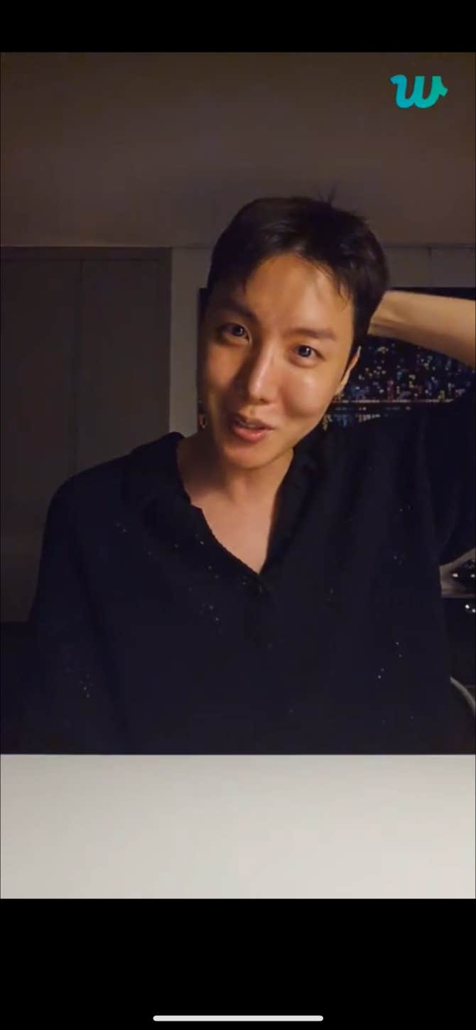 Bts Community Post 꿈이 두드리지 않는 곳 내 눈은 프레임이었다 많은 것들이 있었다 침묵은 더 내 것이다