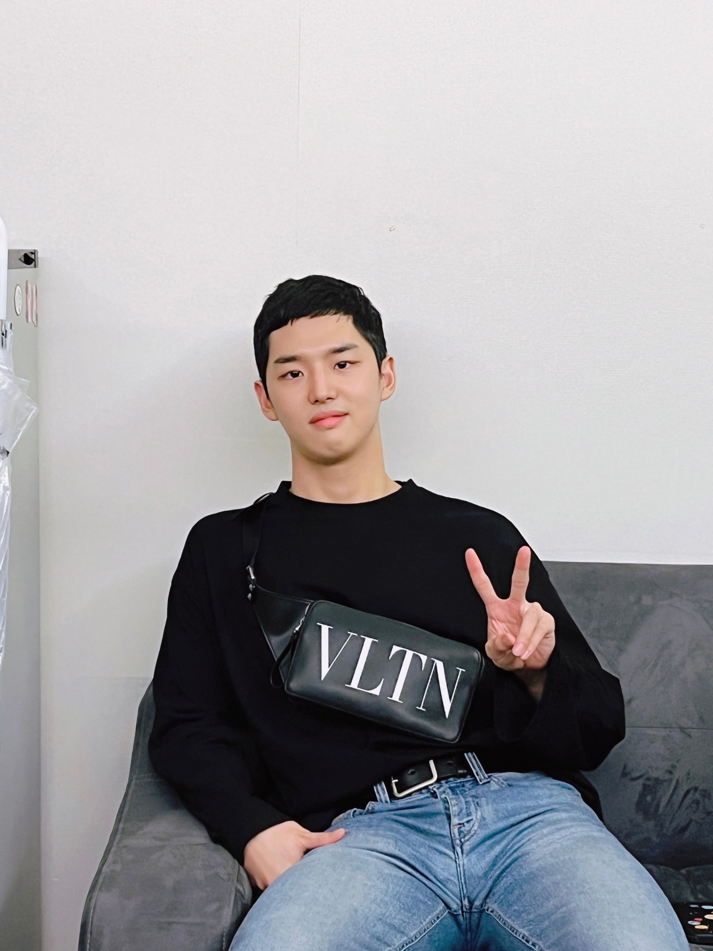 Pentagon Community Posts 우리 바보 형들 생일 많이 축하해주세요🥳 Sws은 덤 Kino