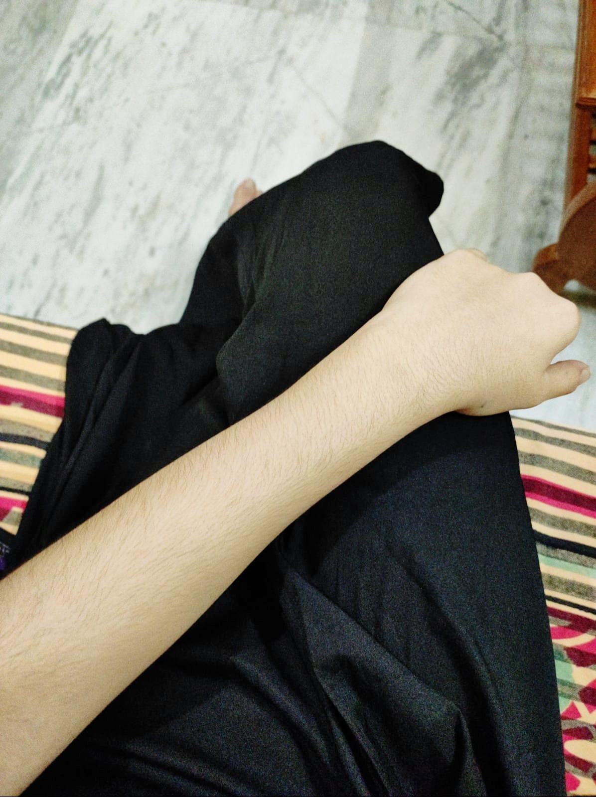 NewJeans Community Post - hand reveal...