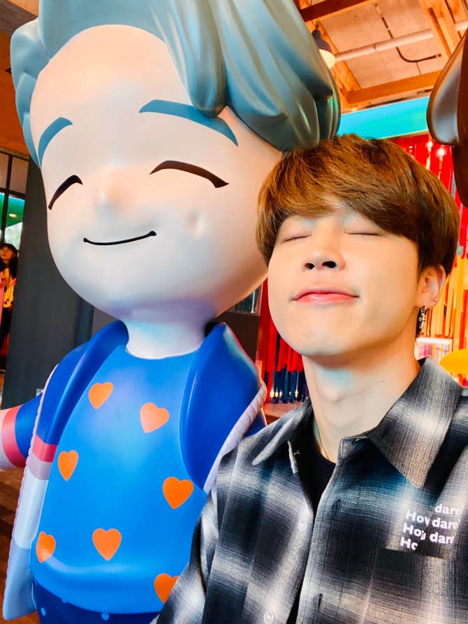 Bts Community Posts ๐ฅ1๐ ์ค๋์ ๋ ์จ๊ฐ ์ข์์โ๏ธํ๊ตญ์ ์ด๋ค๊ฐ์ ์๋ฏธ๋ค์ด ์ฌ๋๊ณณ์ ์ด๋์