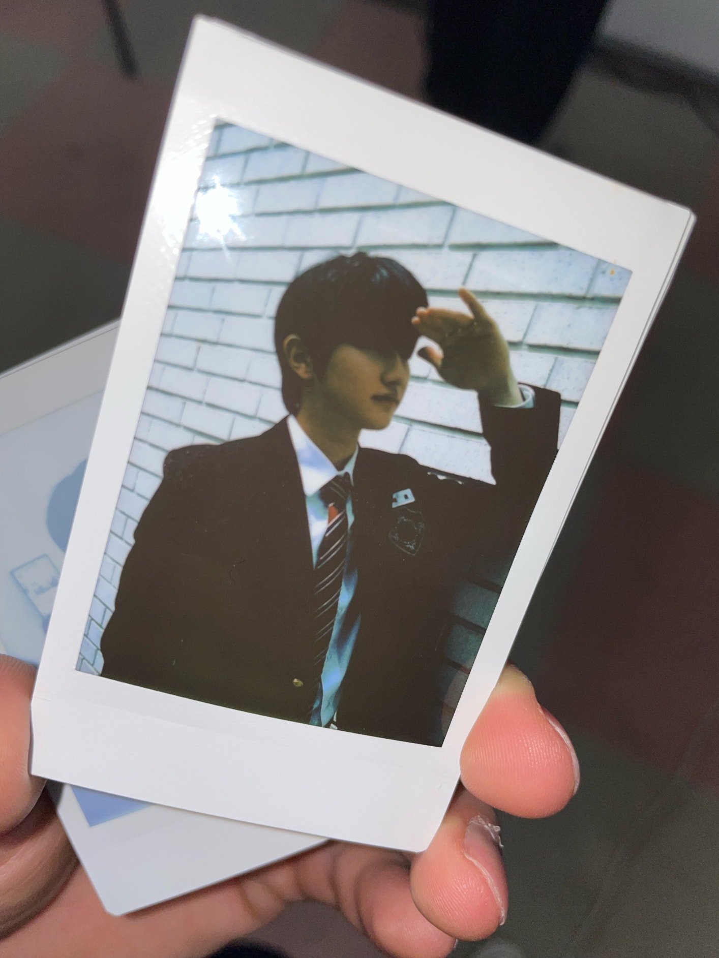 TNX Community Post - 늦은 밤 선물이요 🩶 - Tae Hun