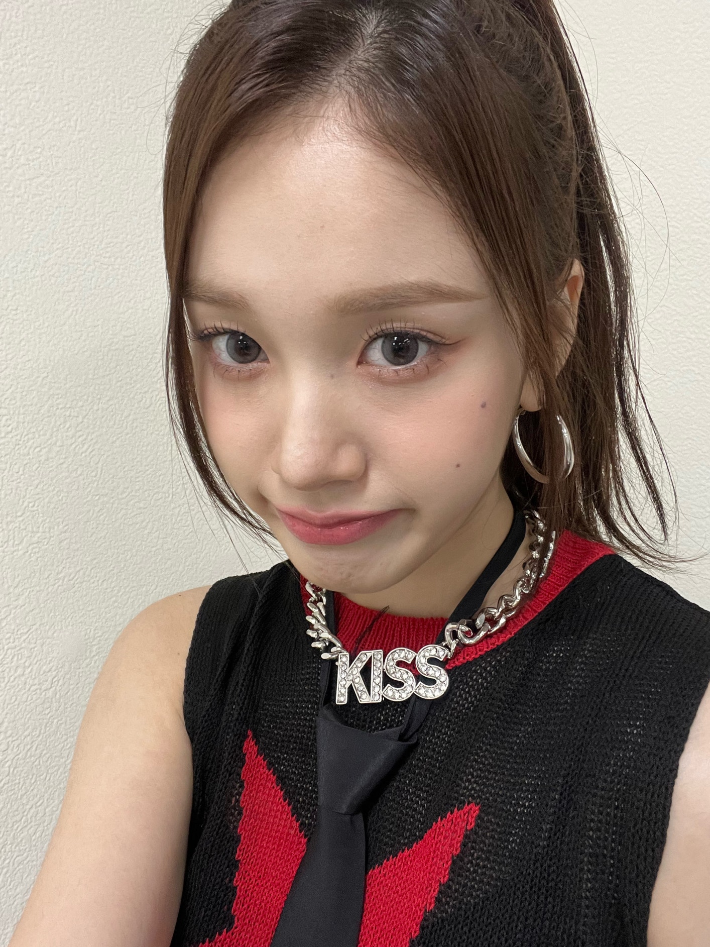 Stayc 커뮤니티 포스트 스윗 굿몰닁~~ 월요정 등등장🧚🏻‍♀️🧚🏻‍♀️ 어제 열심히 응원봉 흔들고 있는 거 내가 다