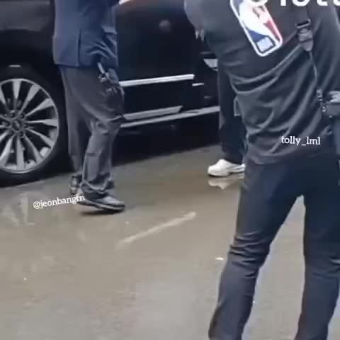 BTS Community Posts - NBA ambassador arrived at the NBA game ️‍🔥💗💜