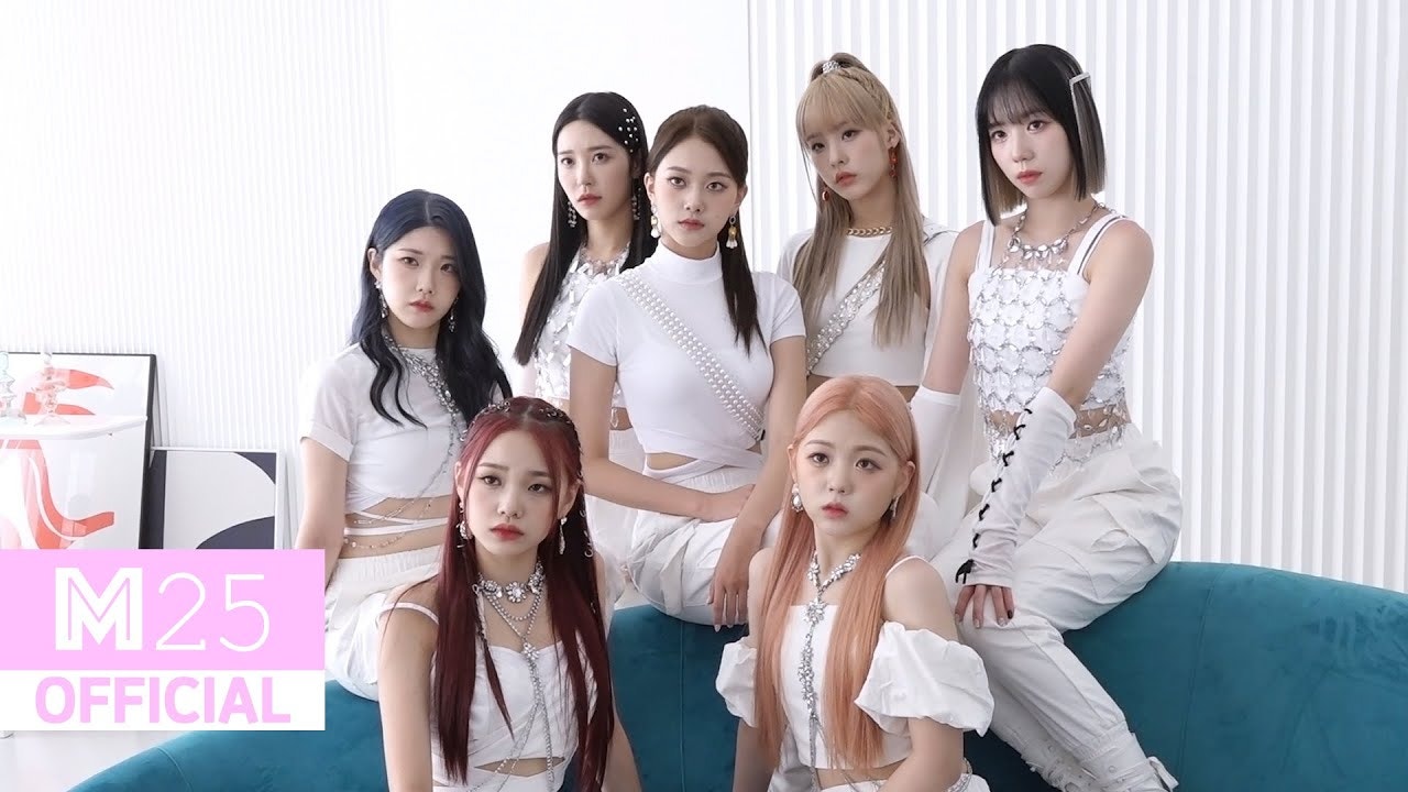 Multimedia de CLASS:y de Weverse - CLASS:y(클라씨) "CLASSY" M/V Behind