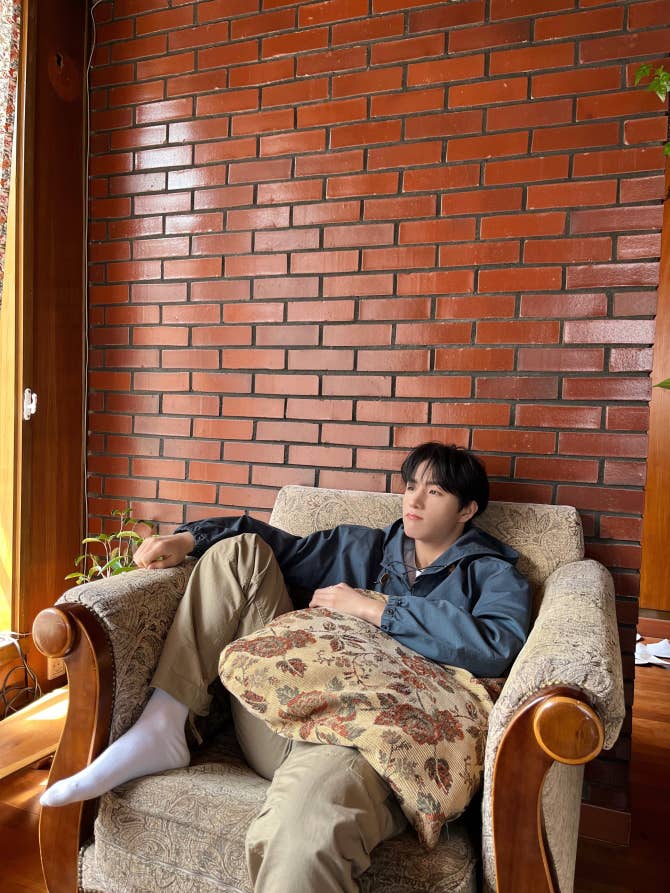 Atbo Community Post 어린이날 비라니🥺 짱구 생일날 비라니😭 Jeongseunghwan