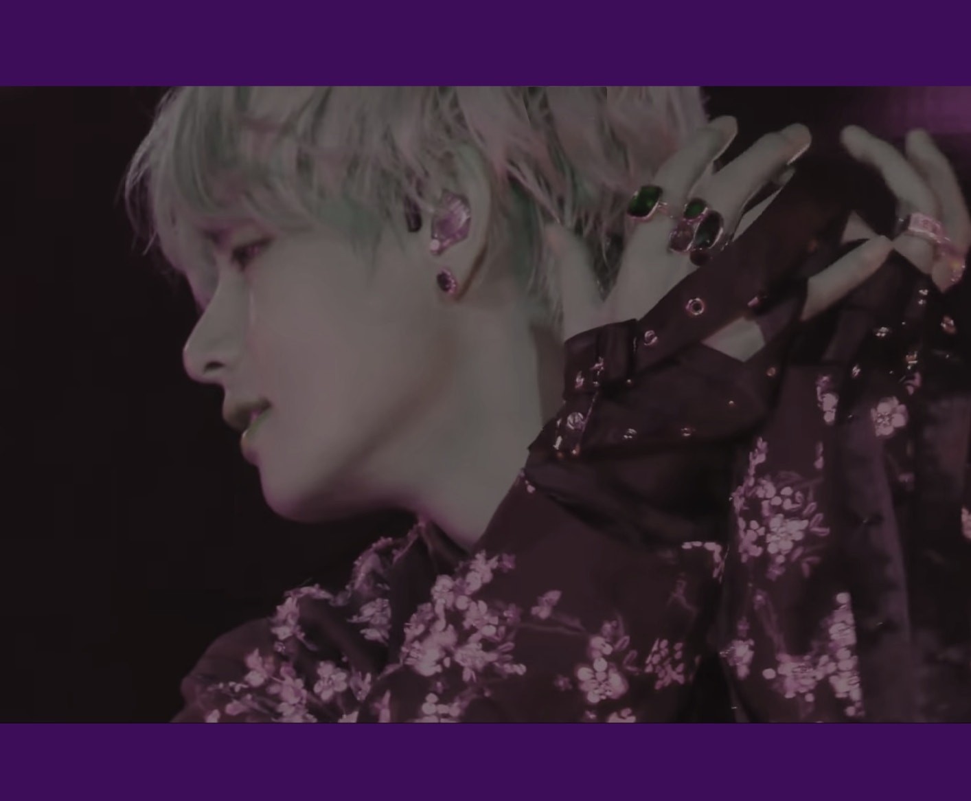 BTS Community Posts - 5 years ago today, V released "Singularity". 堕ちた…よね みんな 年ごとに増す表現力で 今だとどんな ...