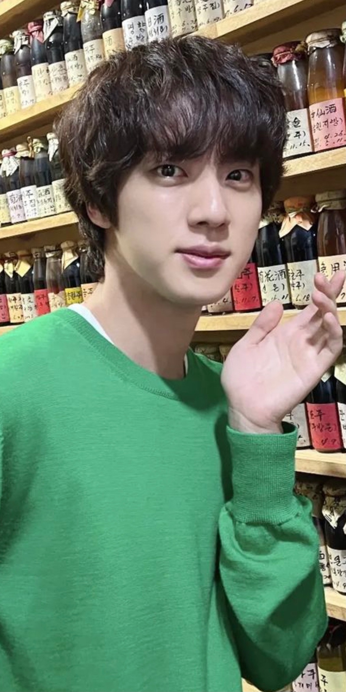 Bts Community Posts 一日一jinホビ💚 男の人のタイプを語る友人の話が一切頭に入ってこなかったのは朝イチでrunbts