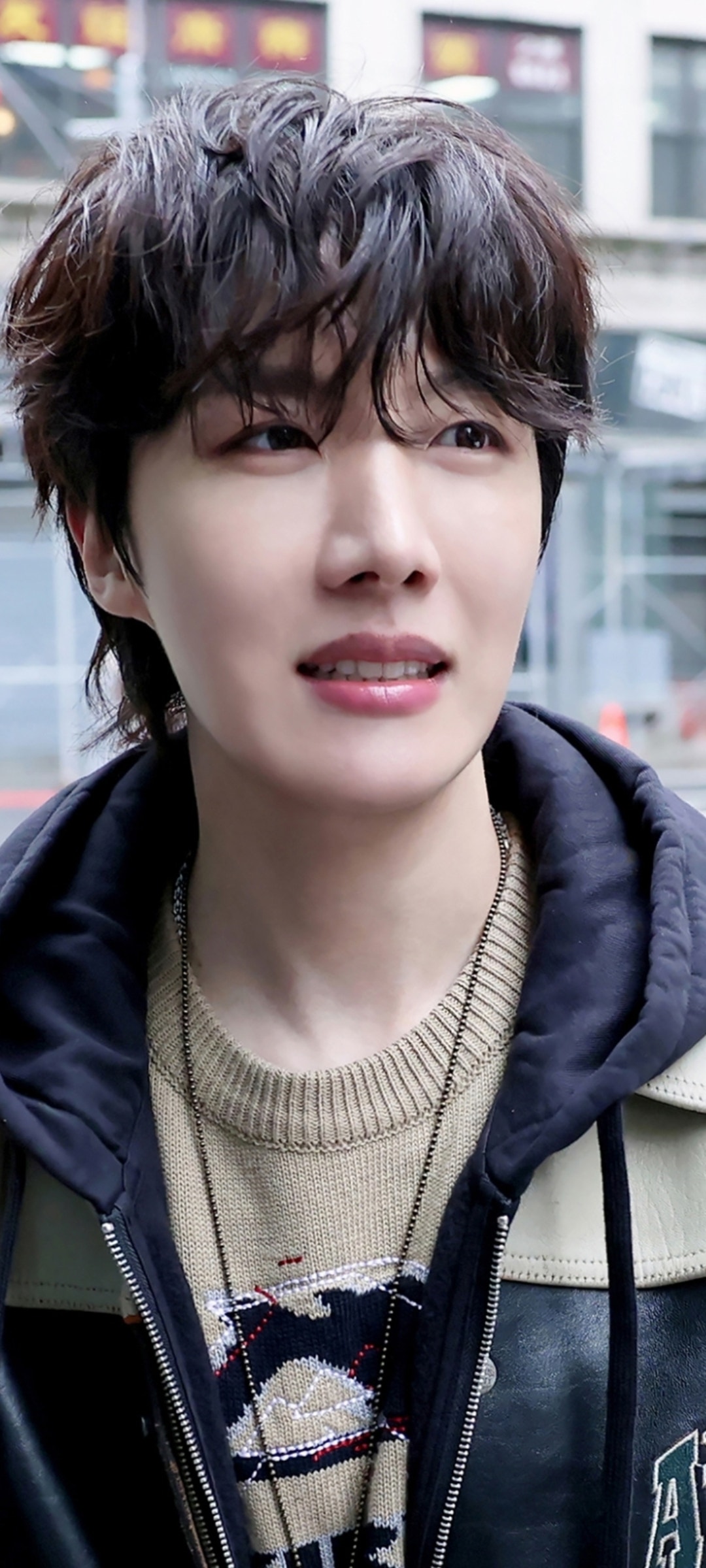 BTS Community Posts - Me quedo contigo 💜 #JHope me quedo con el brillo ...