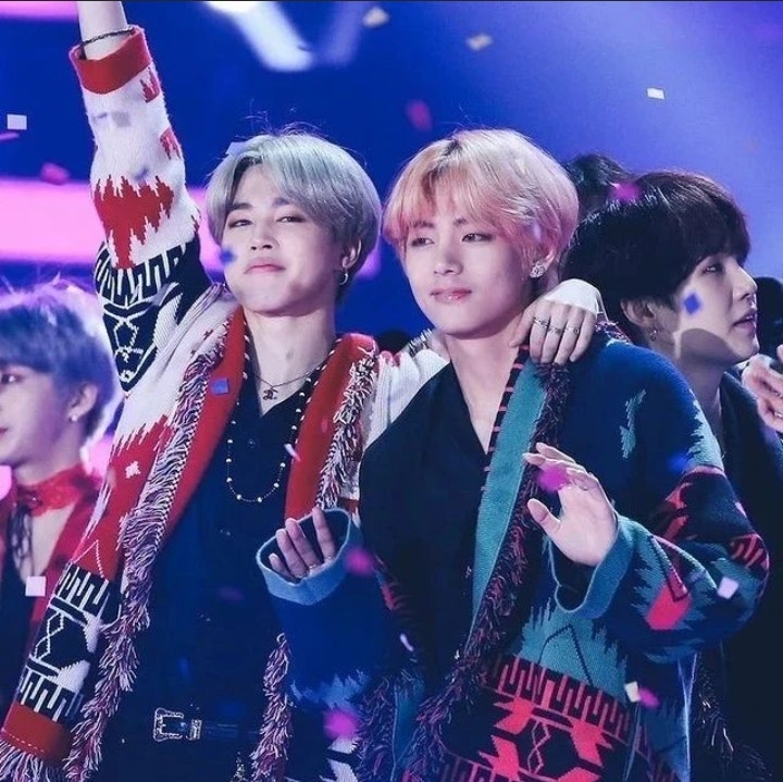 BTS Community Post - Vmin friendship 🐯🐯🐣🐥🐤🐅💜💜