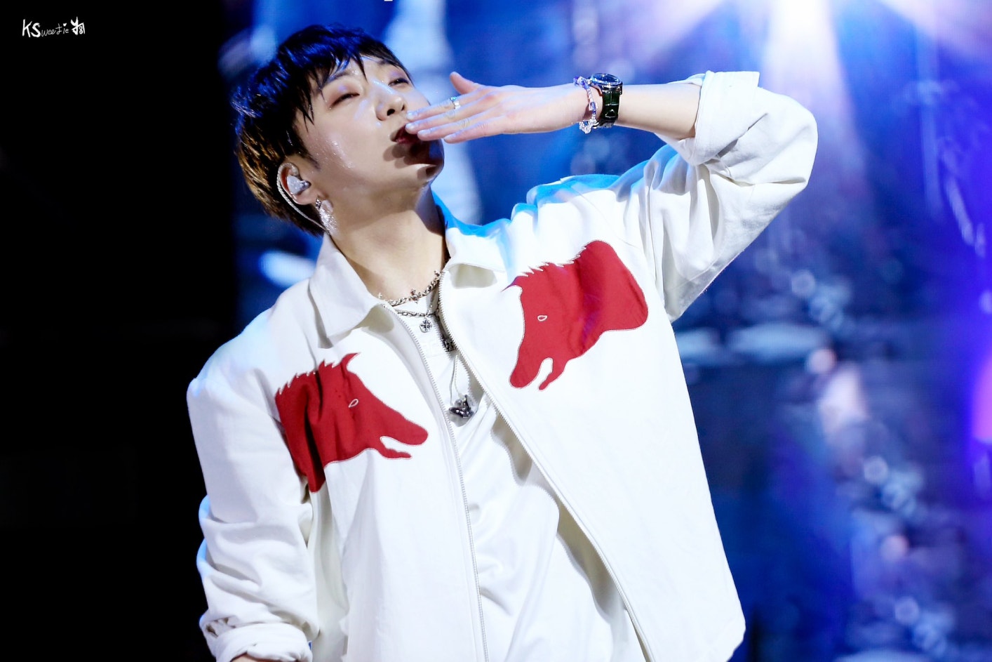 WINNER Community Posts - #to_yoon 변함없이 웃는 네 얼굴들과 붙잡을수 없는 예쁜모습들이 너무 많아💙