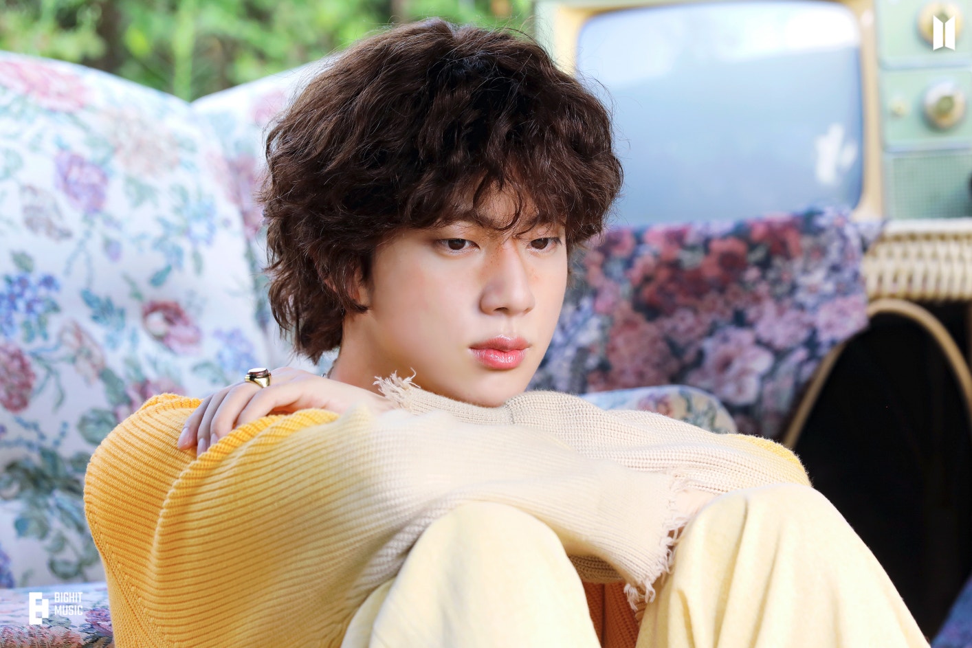 BTS Community Post - JIN The Astronaut 200日+1 君と僕 変わらないhistory 甘く心地良く ...