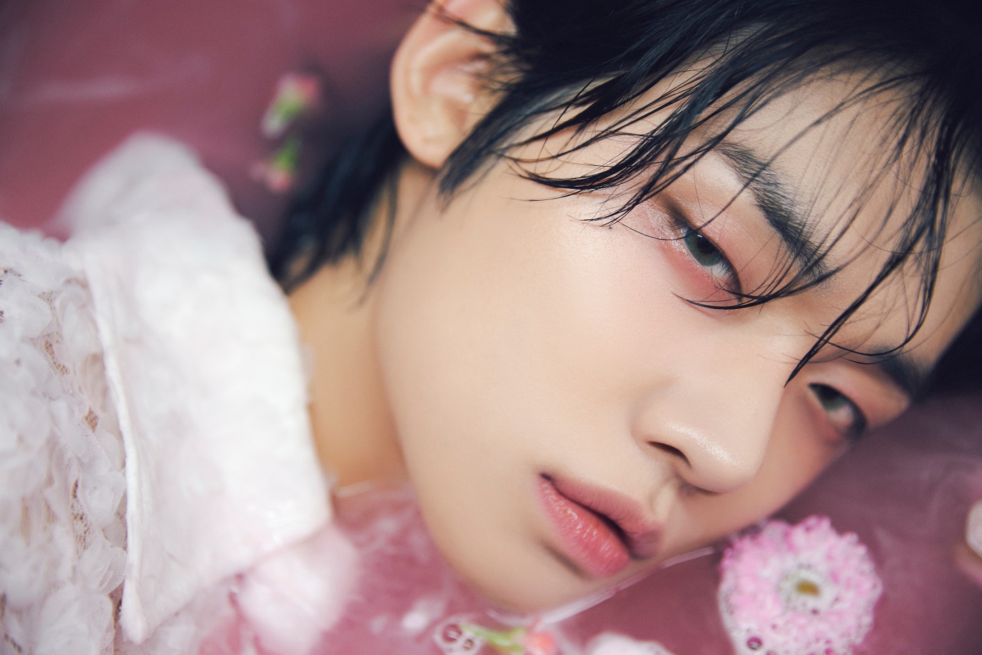 Weverse TOMORROW X TOGETHER Image - SWEET - Concept Photo 'Surrender' #YEONJUN (#연준)
