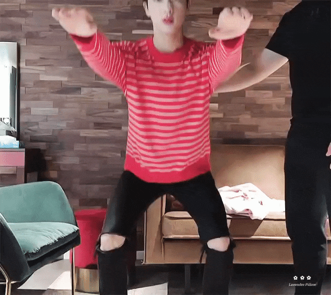 Bts Community Posts 스포츠하면 석지니 운동신경이 좋아 피지컬두 좋아~ 👍🤭 1위 추카해 🥳🥳🥳 석진시˝˚🐹💜